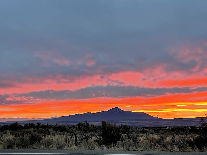 Sunset House Relaxation Awaits - Dolores, CO
