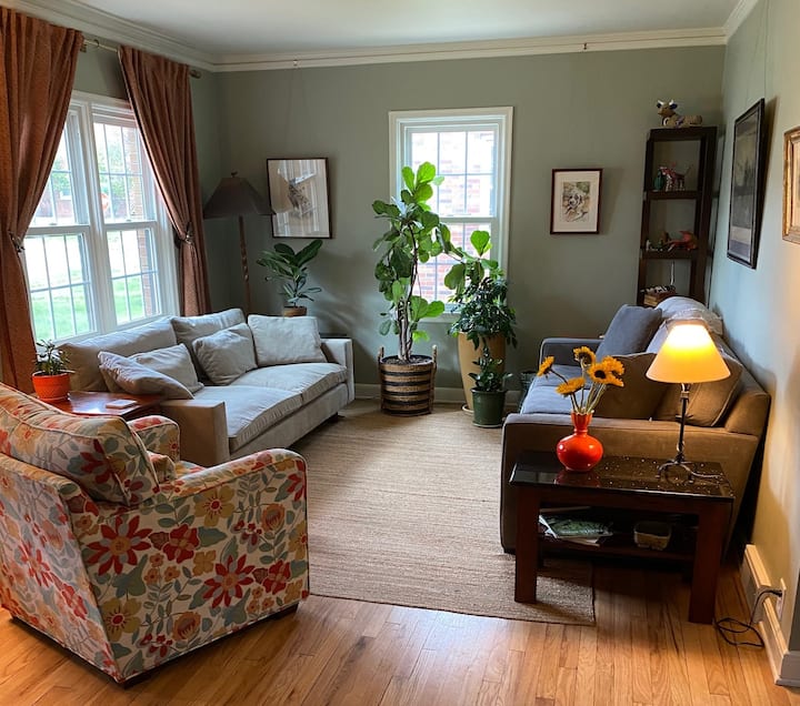 Charming And Convenient Brick Cottage - Des Moines, IA