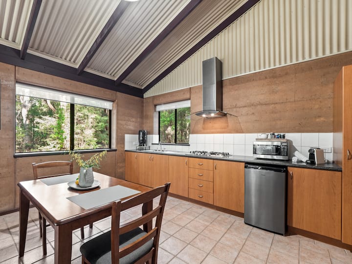 Nestled In Nature: A Spa Escape For Two - Warren National Park