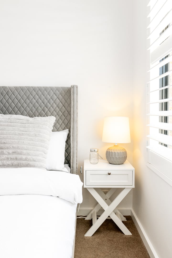 Hampton House
Your Home Away From Home! - Mindarie