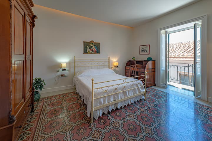 Vittorio Emanuele Street House - Cefalù