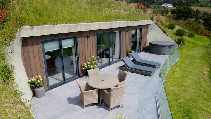 Luxury Earth-covered Pod (1 Bed) - Aberdovey
