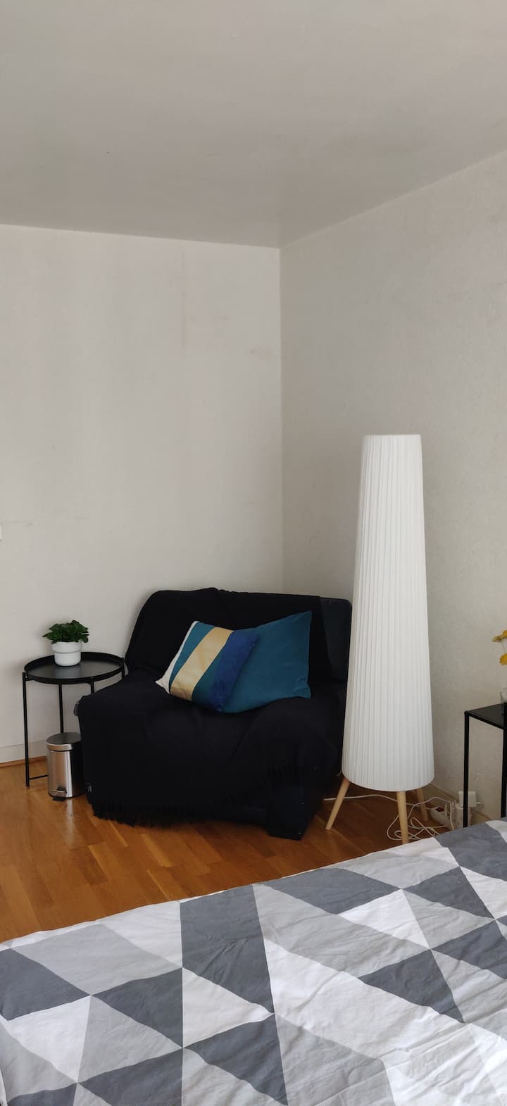 Chambre Lit Double à Paris 19e - Paris