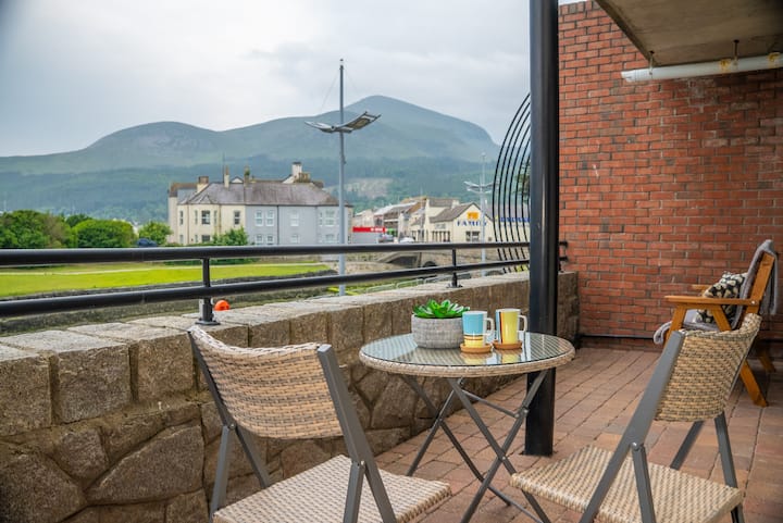 Niapartments: Coastal Retreat With Mountain Views - County Down