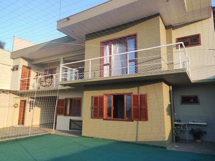 Alta Domus - Ap Privativo Em Casa Familiar - Brusque