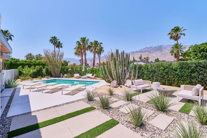 Sonora House Designer Retreat With Mountain Views - Palm Springs, CA