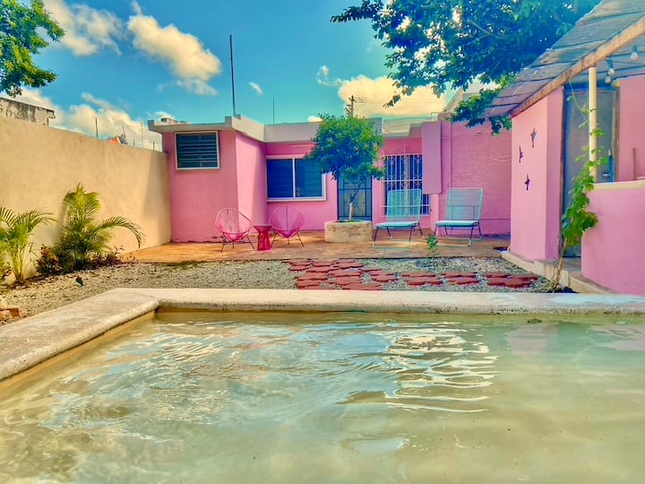 Pink Mid Century Gem With Pool! Casa Hale House - Mérida