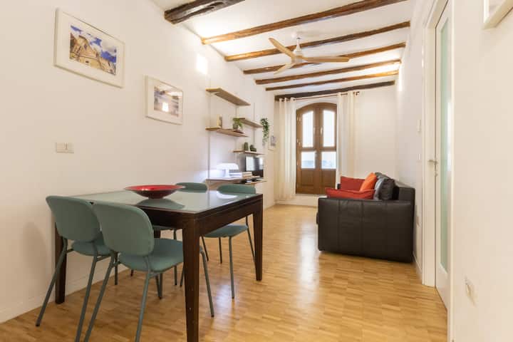 Confortevole Bilocale In Centro - Cagliari