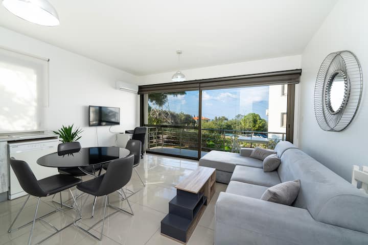 2+1 Flat With Swimming Pool / Netflix - Girne