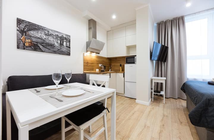 1k Studio Luxury Chernigovskaya Metro Station - Kyiv