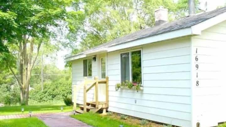 Pet Friendly - No Cleaning Fee - Central Location - Thompsonville, MI