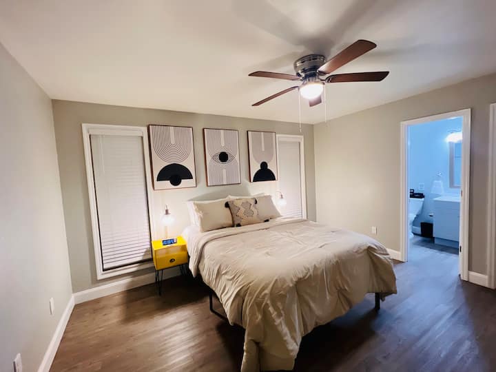 Royal Flush Villa | Superhost | Cozy Stay! - Jacksonville, FL