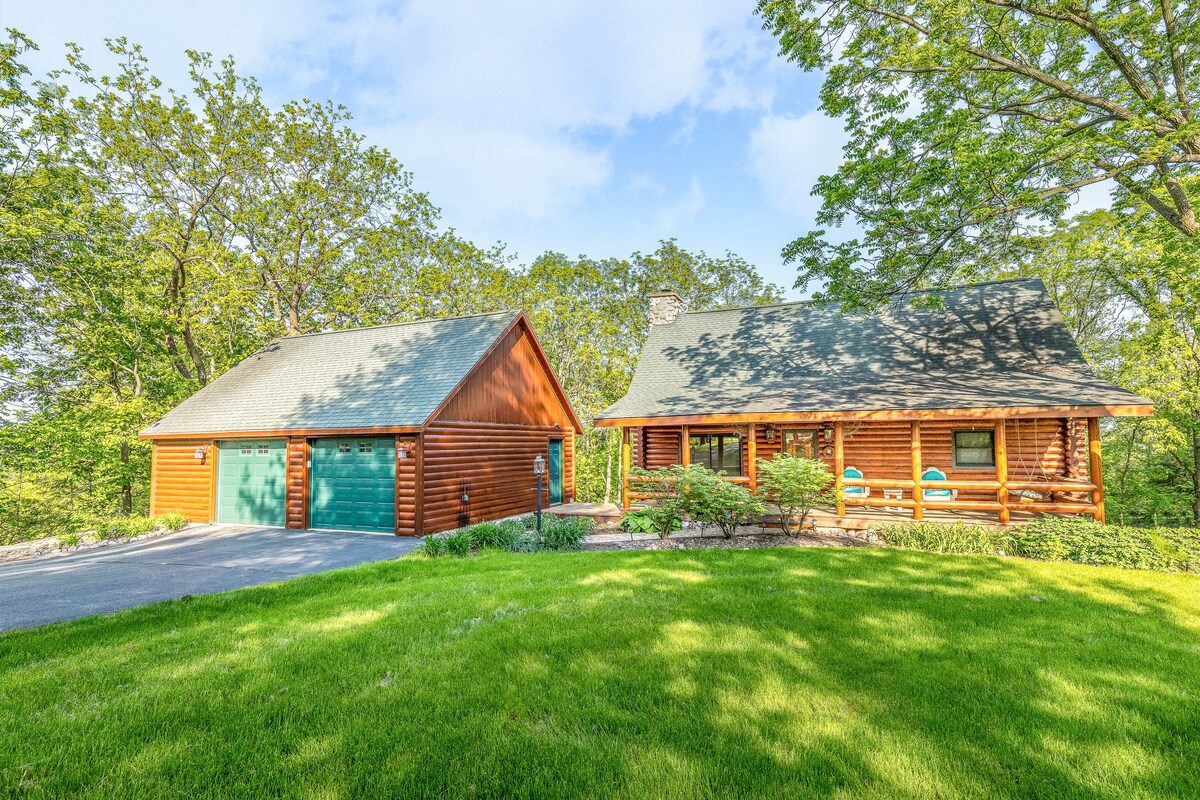 Apple Canyon Lake Vacation Rentals & Homes - Thompson Township, IL | Airbnb