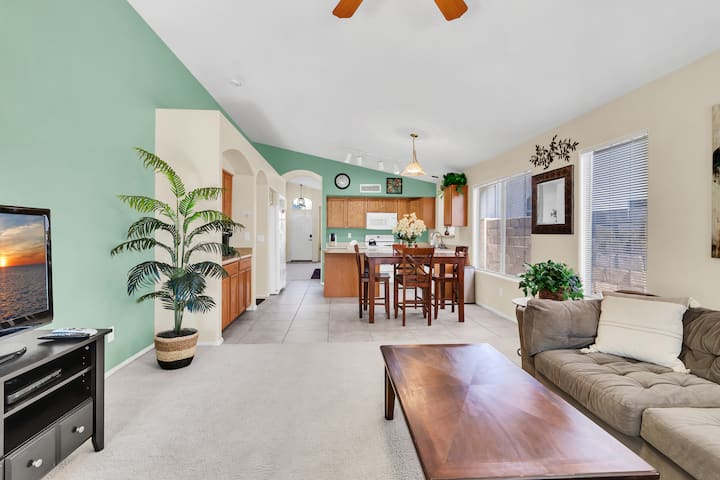 Spacious Home Five Min. From State Farm Stadium - Litchfield Park, AZ