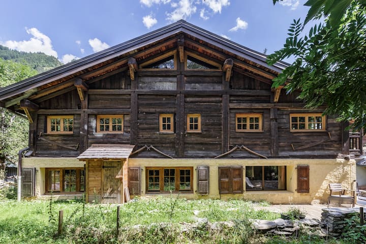 Chalet 400m2 | Ferme 1803 Rénovée | Sauna |Billard - Chamonix-Mont-Blanc