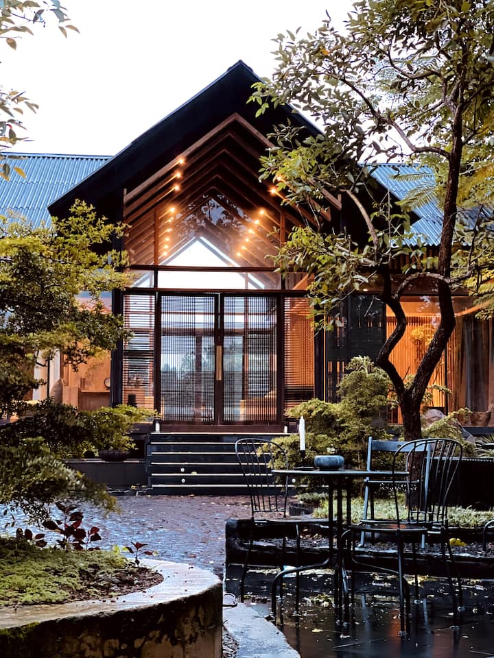 Oak Cabin W/ Serene Forest View - Alfonso