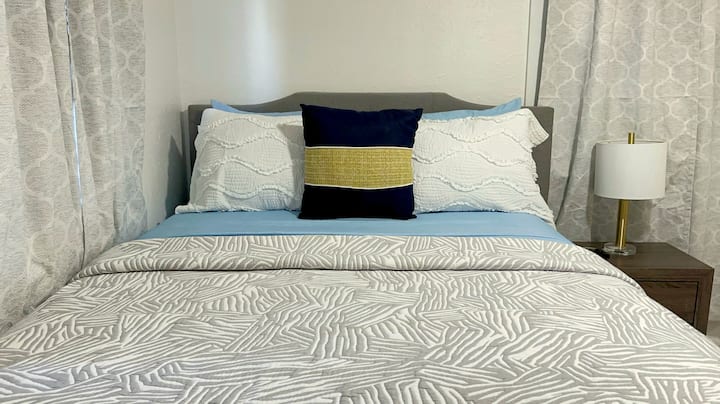 Beautiful Spanish Home (Entire Home)
2bd, 1ba - Fresno, CA