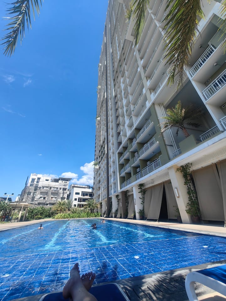 1-br Condo Unit In Qc (Near Ayala Cloverleaf) - Malabon