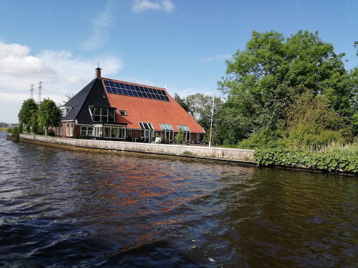 B & B Aan Het Water. - Leeuwarden