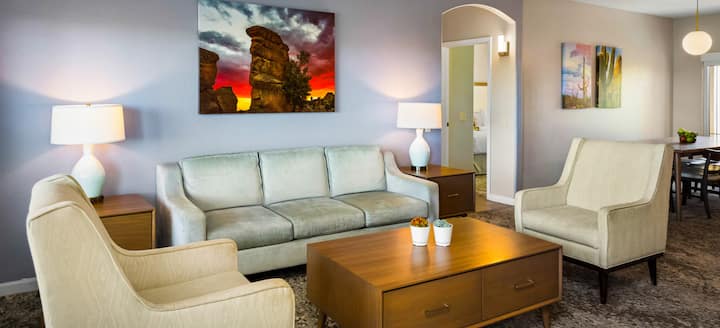 Three-bedroom Condo - Five Beds - Sleeps 8 - Catalina, AZ