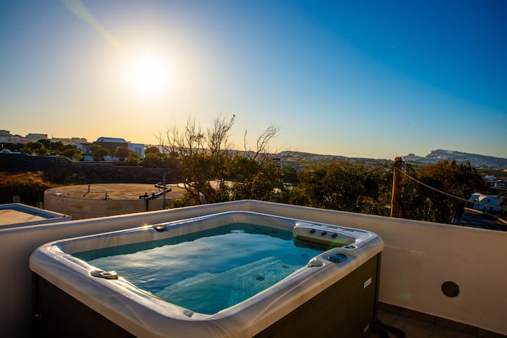 Golden View Suites Santorini With Heated Jacuzzi - Santorini