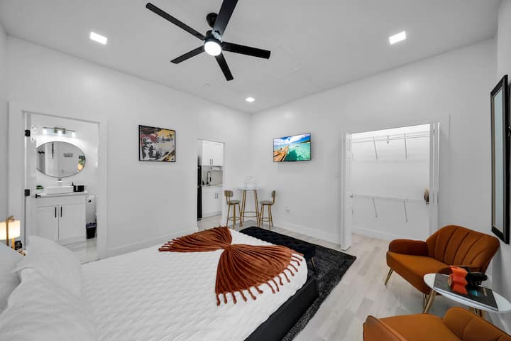 Relax Luxury Suite - Matlacha, FL