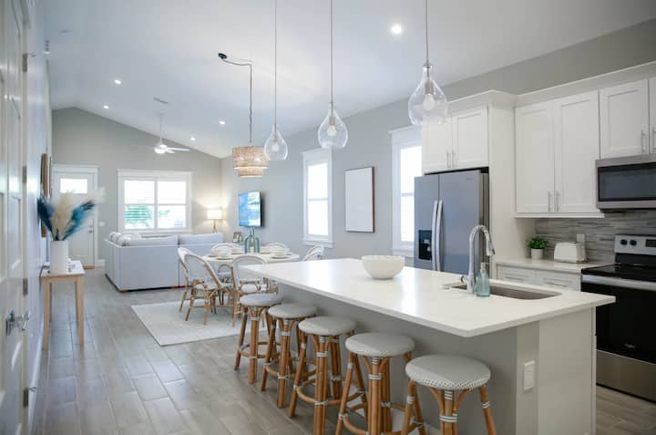 New* 3br •Wi-fi, Self Check-in, Great Comfort - Bradenton, FL