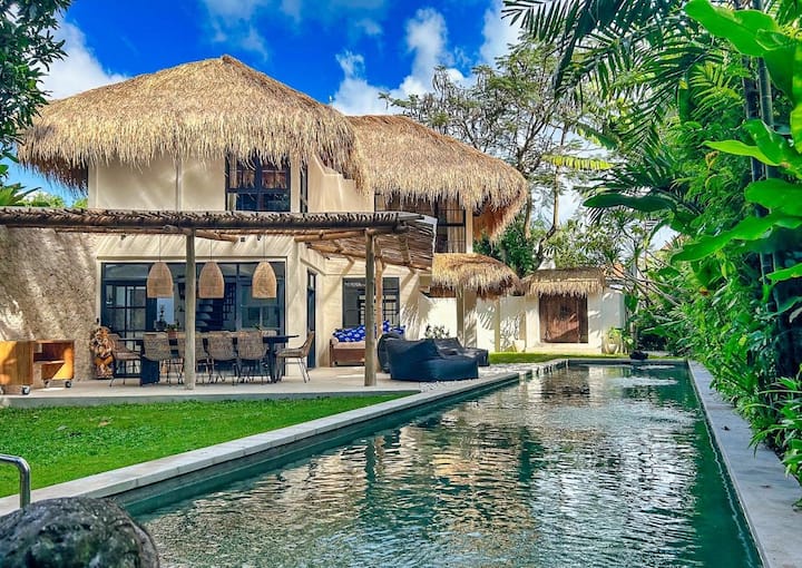 4 Br Villa In Central Legian With 17m Pool - Seminyak