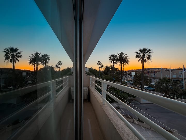 Appt Entre Mer & Montagne - Front De Mer -Parking - Toulon