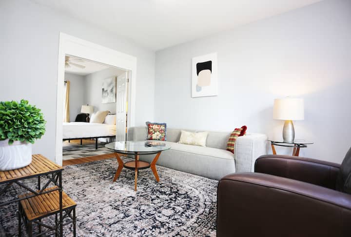 Natural Sunlight Brookland Apt | Close To Bus Stop - Takoma Park, MD