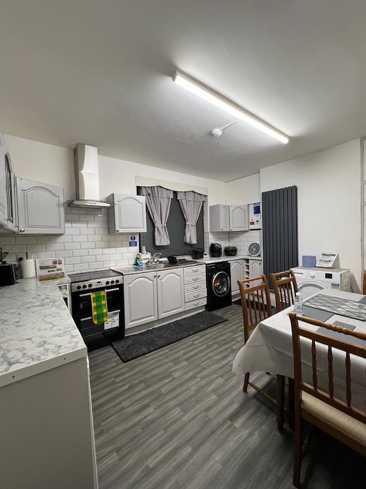 Newtons Lodge - Nottingham