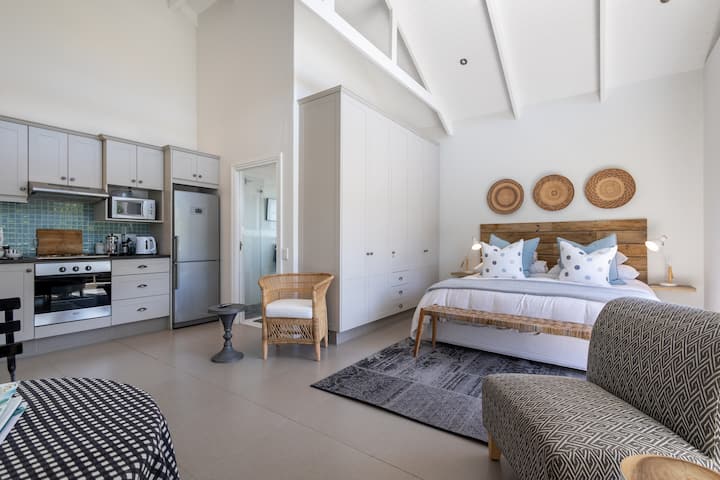 Stableford Beachhouse Top Apartment - Plettenberg Bay