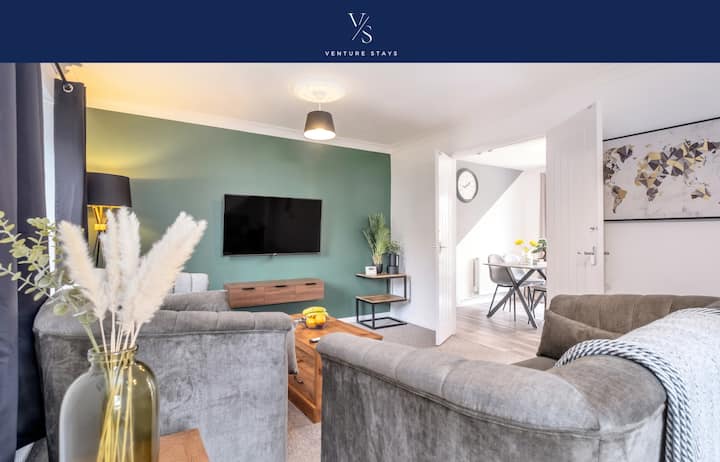 Stylish 3 Bed House-private Parking-prime Location - Peterborough