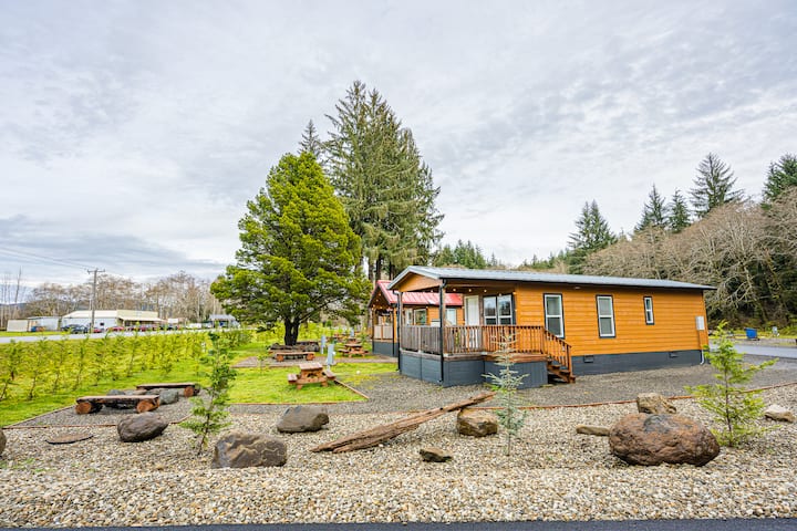 Rainforest Tiny Home Retreat #30 Woodsy - Forks, WA