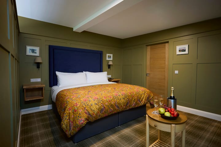Courtyard Suite With Shared Hot Tub At Doolin Inn - Doolin