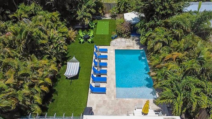 Heated Pool Oasis | Near Beach & Dt | Poolside Bar - Palm Springs, FL