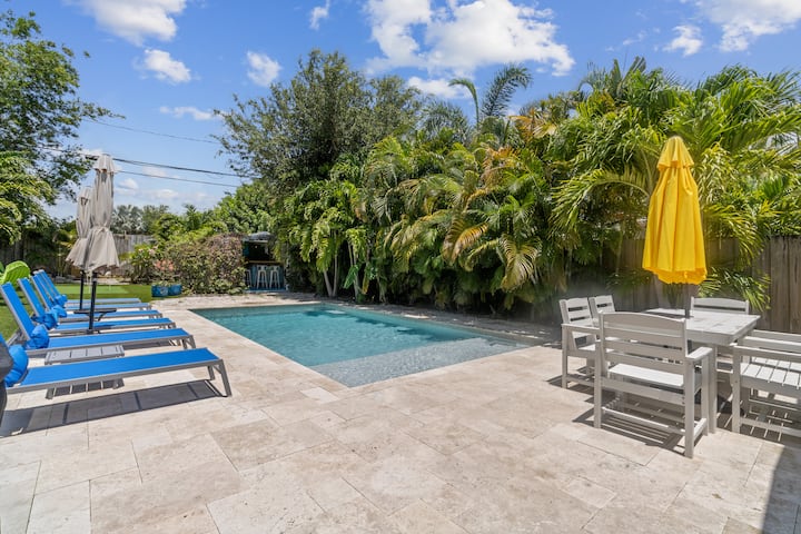 Heated Pool Oasis | Near Beach & Dt | Poolside Bar - Boynton Beach, FL