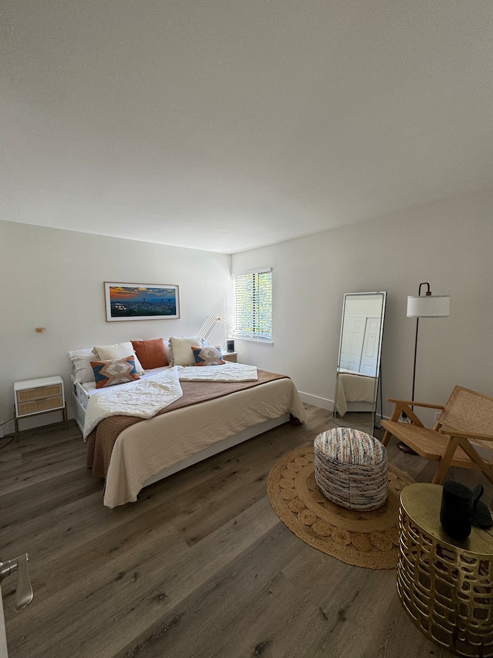 Coastal Forest Getaway! - King Bed (Luxury Rental) - Carmel-by-the-Sea, CA