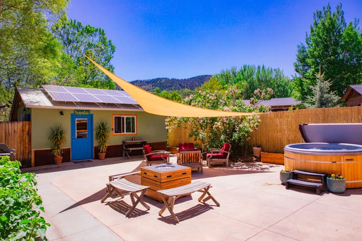 Two Full Studios & Lux Hot Tub - Durango, CO