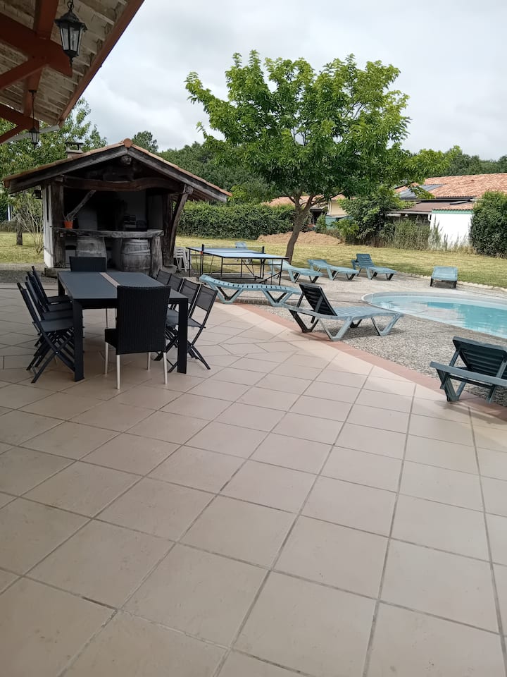 Maison 8 à 10 Personnes - Urt
