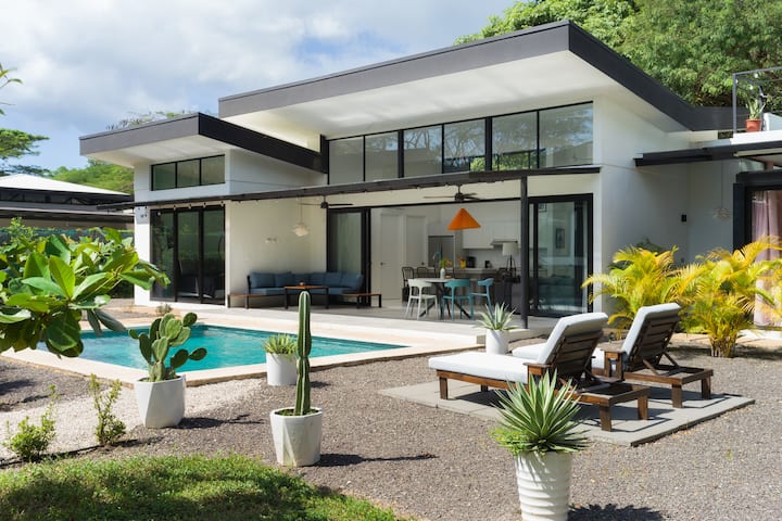 Lux Villa- Pool, High-speed Wifi, Bbq & Rooftop - Tamarindo