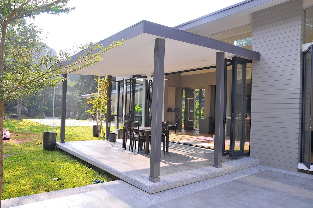 Nouri Villa - Houses for Rent in Hulu Langat, Selangor, Malaysia - Airbnb