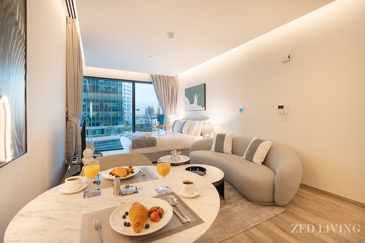 Chic Stay Near Dubai Mall | Partial Burj View - Förenade Arabemiraten