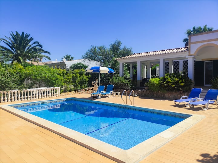 Vila Mimosa: Moradia De 3 Quartos Com Piscina - Praia da Rocha