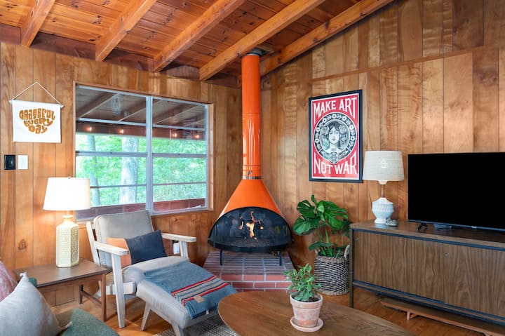 Cabin W/ Mtn View, Fireplace, Close To Asheville - Black Mountain, NC