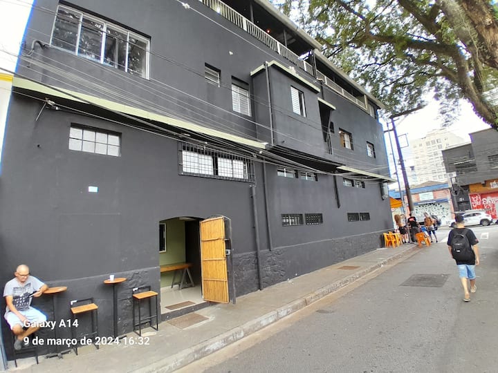 Metrô Faria Lima _ Hotel Inteiro - São Paulo