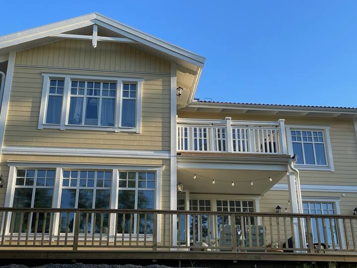 Stor Villa På Resarö, Stockholms Skärgård - Vaxholm