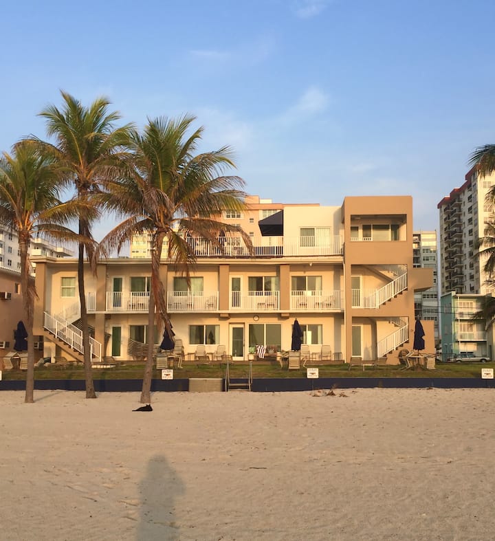 Private Beachfront: Heated Pool! Free Parking! - The Bahamas