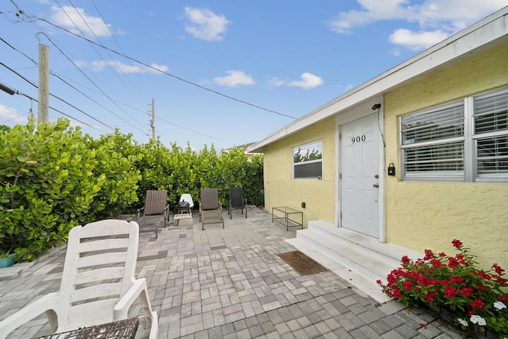 A Perfect Little Place Near Downtown Wpb And Beach - West Palm Beach, FL