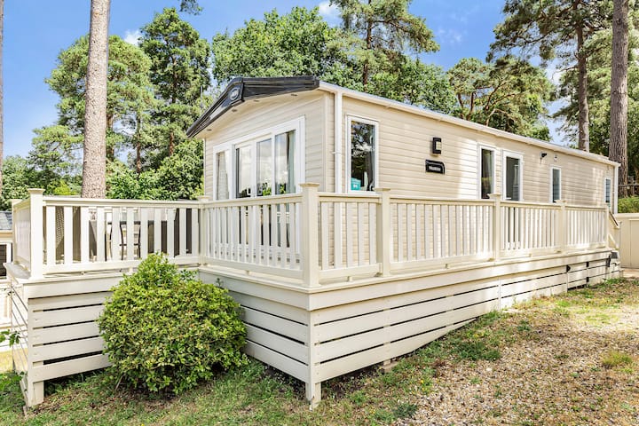 New Forest Retreat In Sandy Balls Holiday Village - Fordingbridge